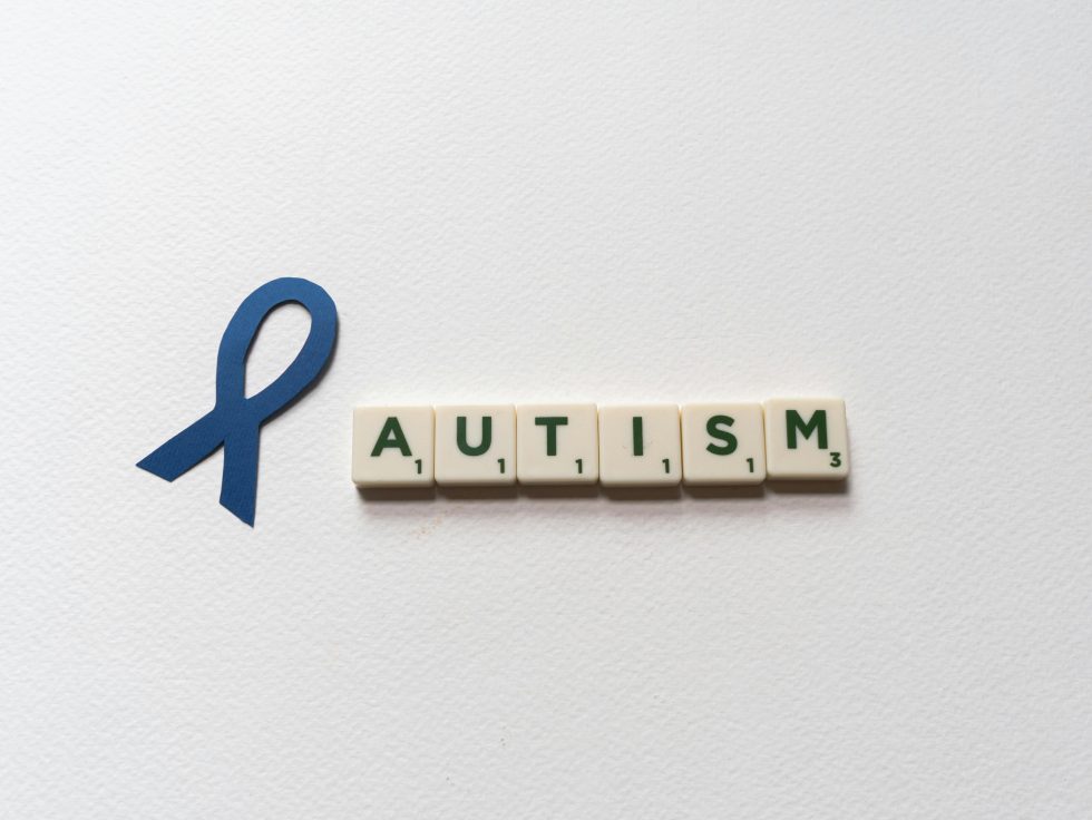 Analista de conducta (BCBA): guía clave en autismo hoy - Autismo y Familia